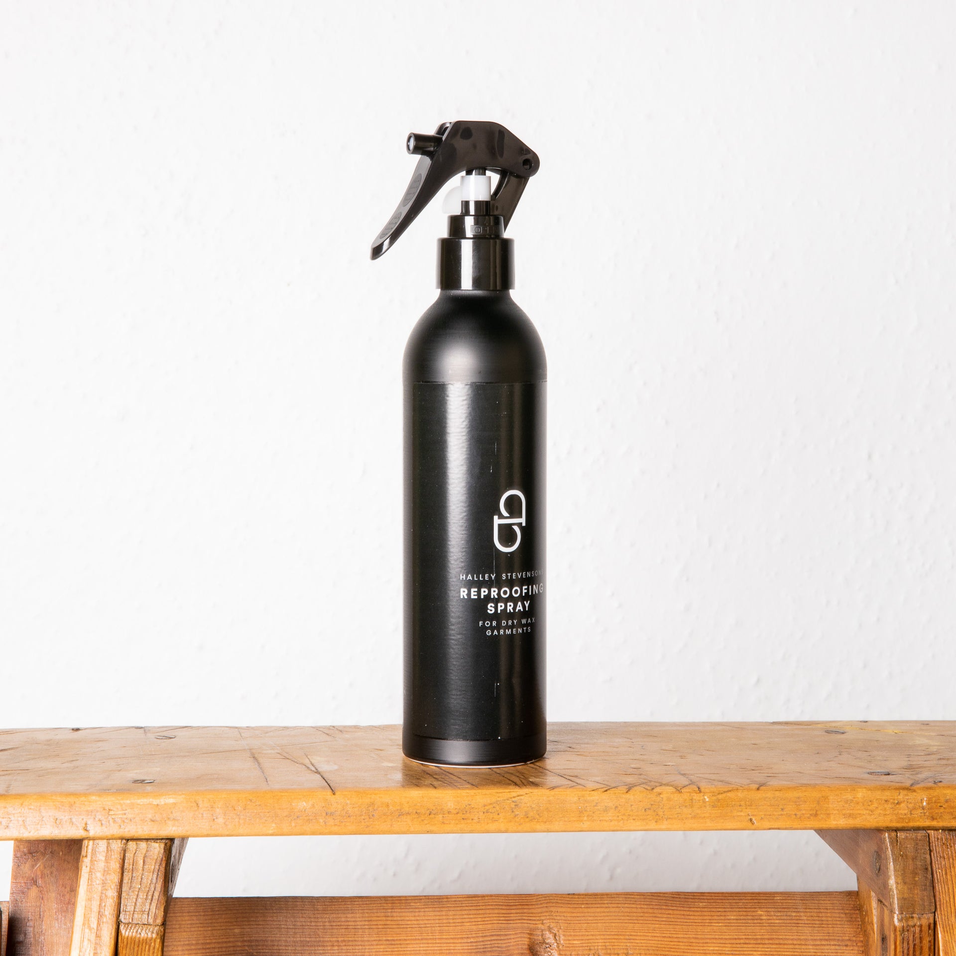 Halley Stevensons Reproofing Spray - 200ml – Frans Boone Store