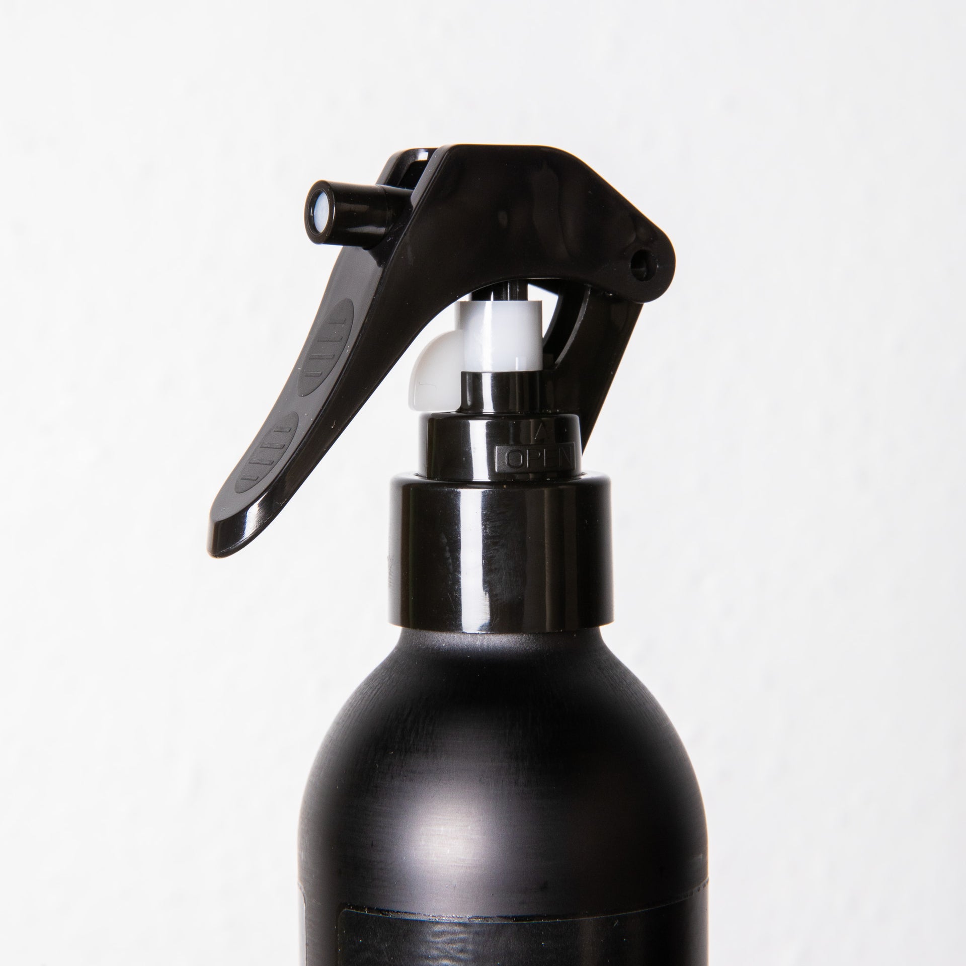 Halley Stevensons Reproofing Spray - 200ml – Frans Boone Store